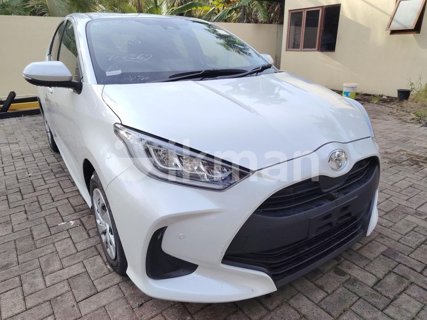 Toyota Yaris G LED Package 2022 for Sale in Gampaha City | ikman