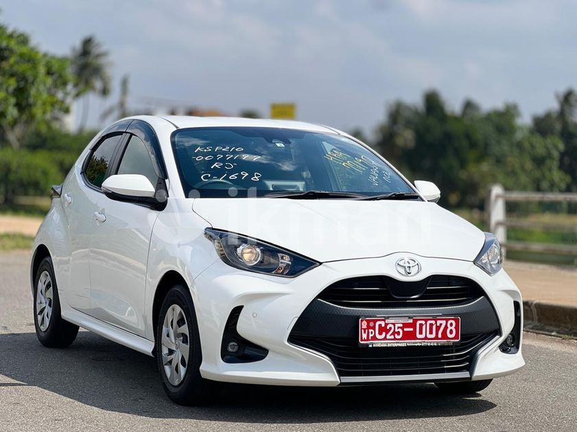 Toyota Yaris PUSH START/ SAFETY 2022 for Sale in Boralesgamuwa | ikman