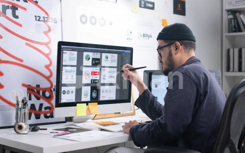 Graphic Designer | ikman