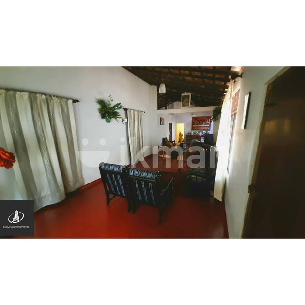 උඩුමාලේ House Borella Junction Red Floor | ikman