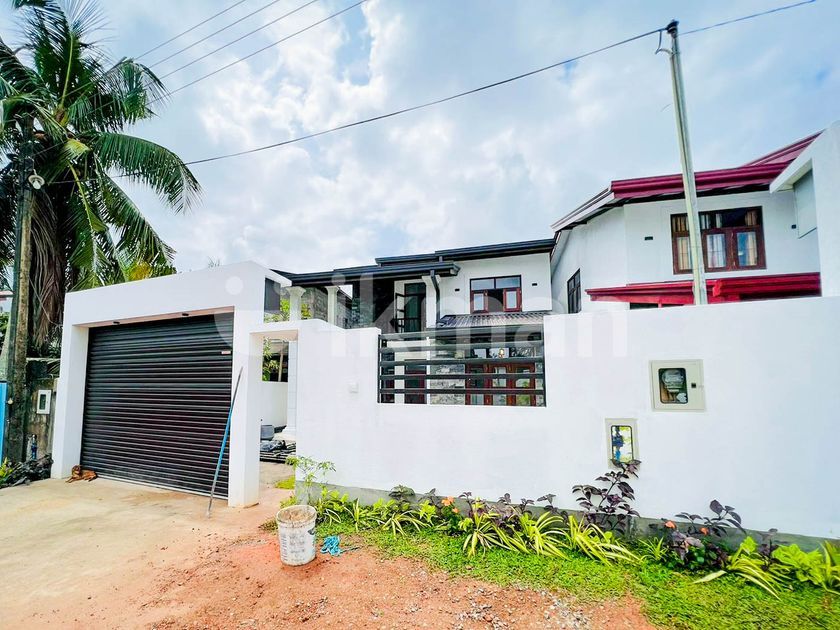 උසස් නිමාවකින් යුතු නවතම දෙමහල් නිවස විකිණීමට-Malabe | ikman