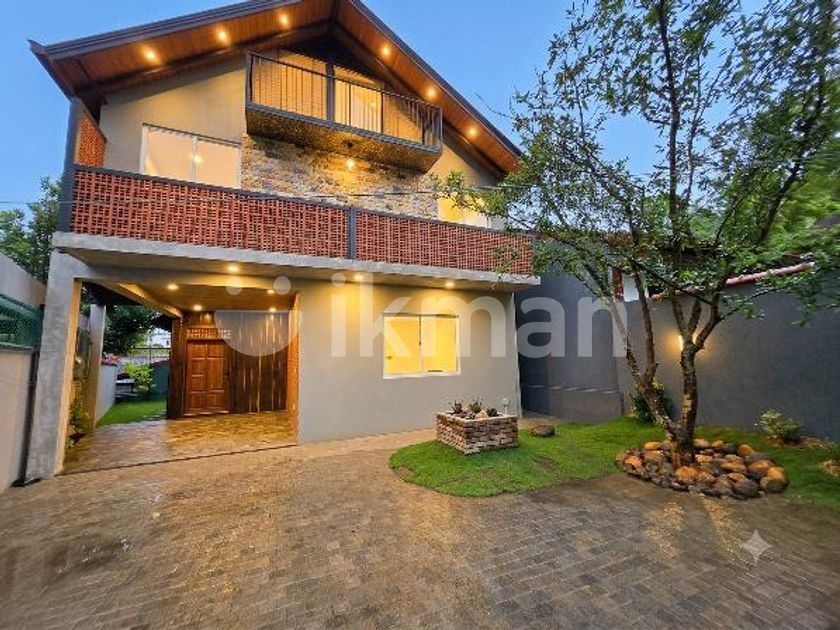 Villa එකක් වගේ අලංකාර සුපිරි දෙමහල් නිවසක් විකිනීමට - කැස්බෑව | ikman