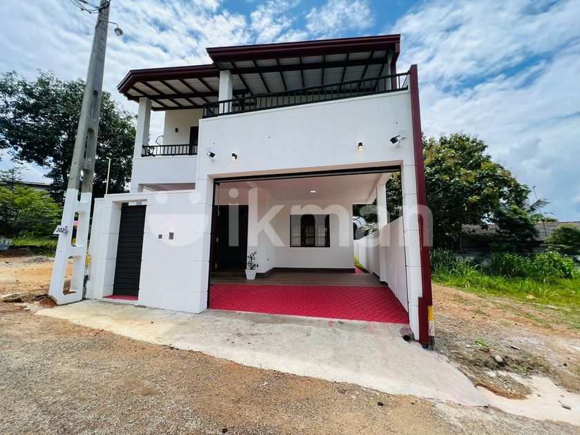 වටිනා අලුත්ම දෙමහල් නිවස - Malabe | ikman