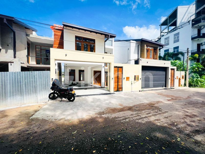 Well Build Luxury House for Sale - Malabe | ikman