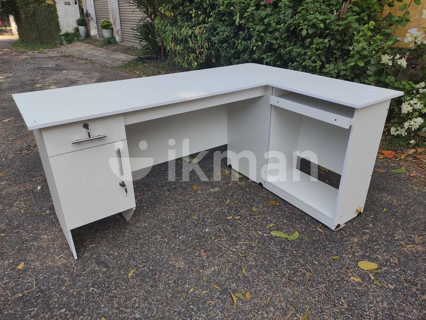 White Office Table L Shape 5.5x4Ft for Sale | Talawatugoda | ikman