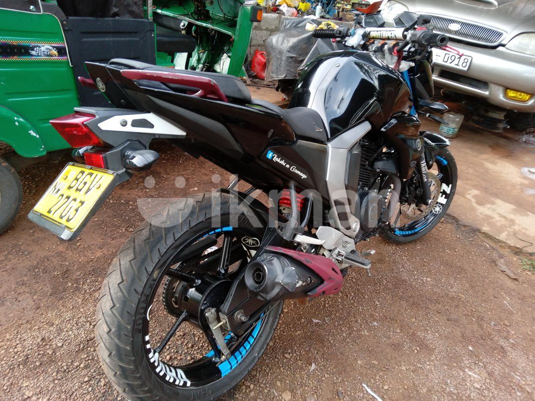 Yamaha Fz Black Modified